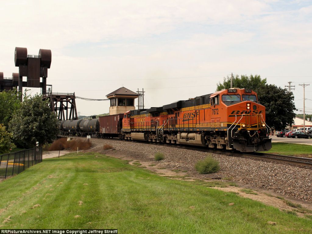 BNSF 7672